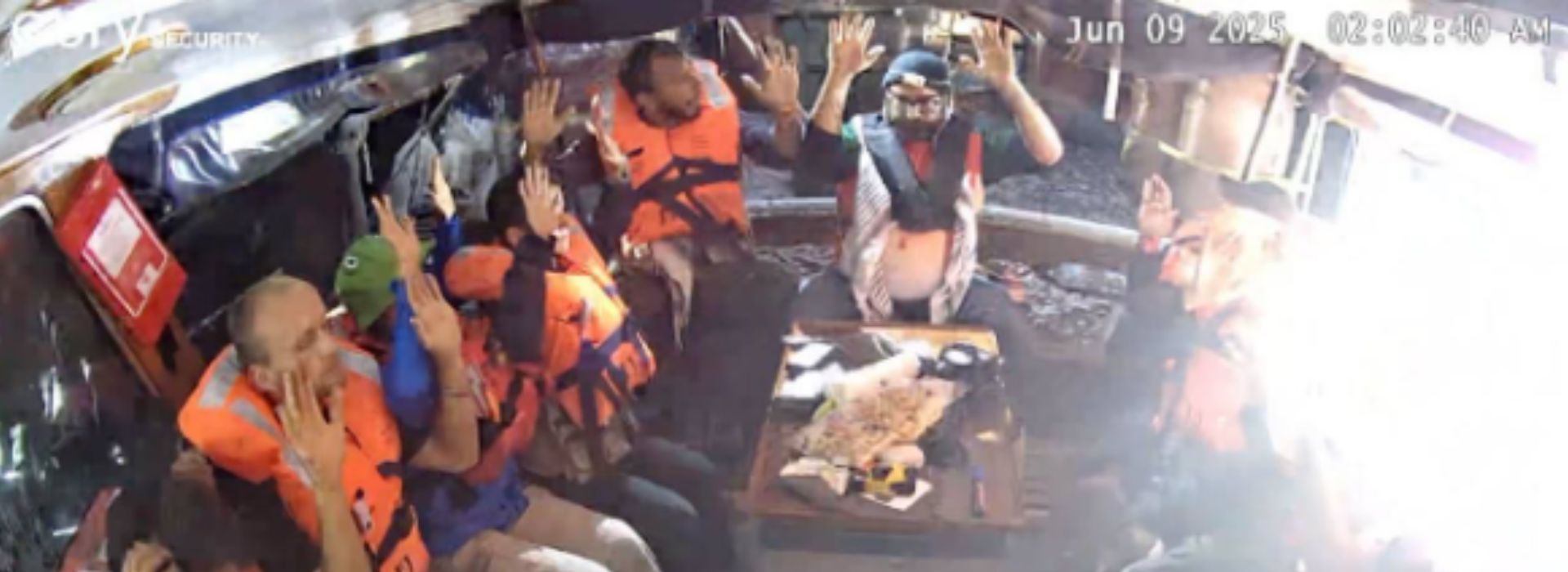 Freedom Flotilla: Israele intercetta e blocca la nave diretta a Gaza ...